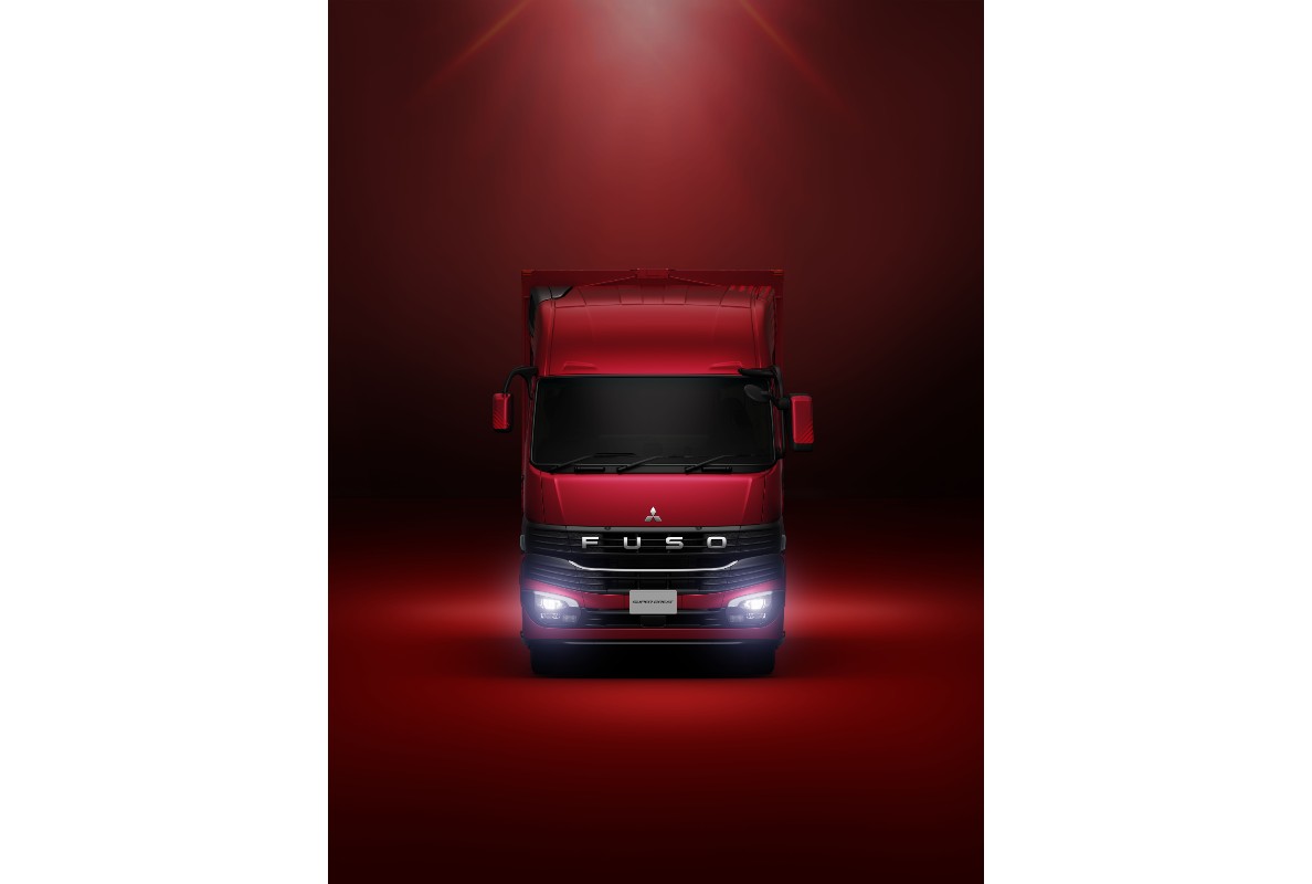 New FUSO Super Great Schwerlast-Lkw Oktober 2023, Frontansicht ...