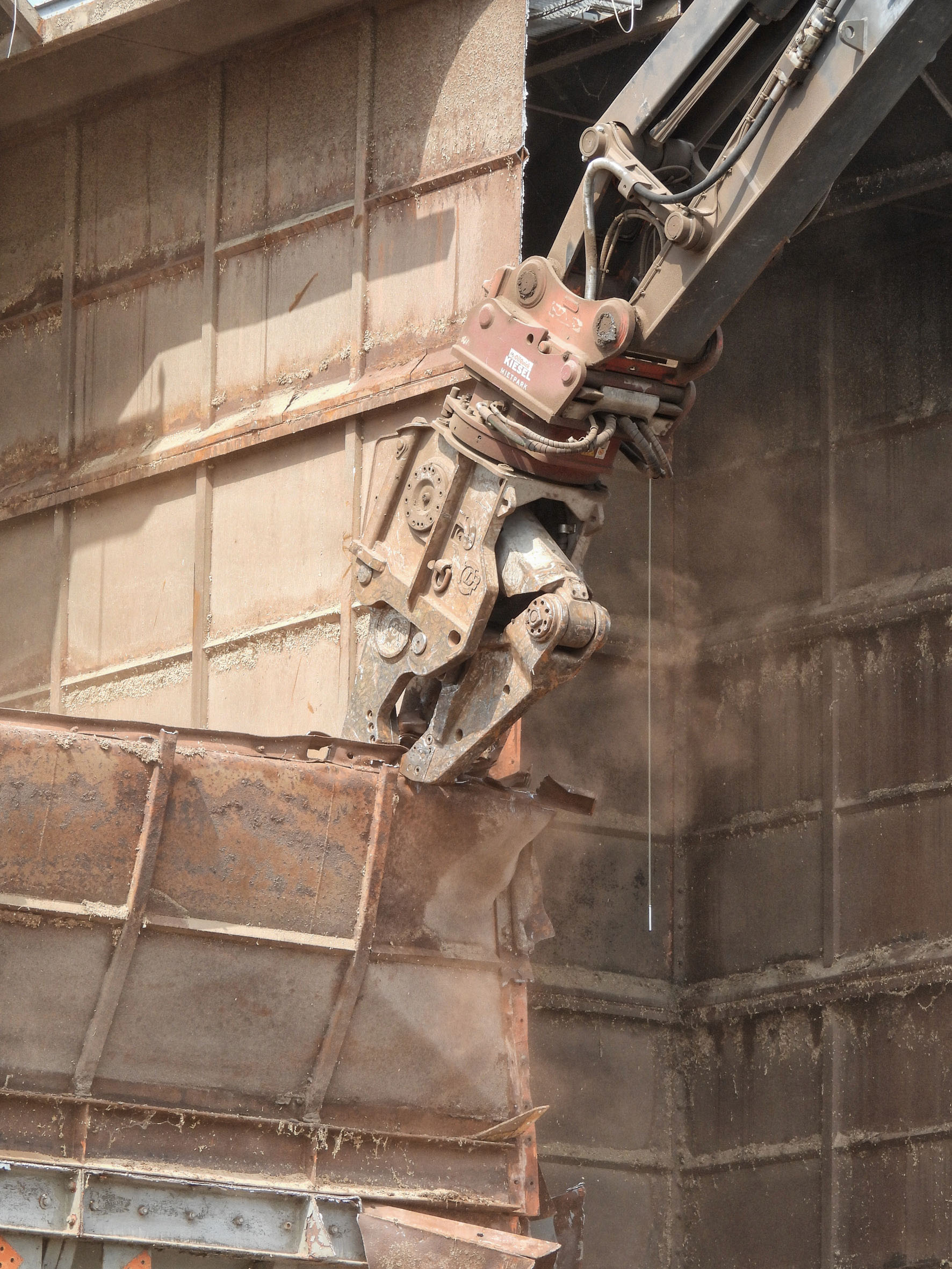 Der MQP30 von Demarec schließt an der Mitte des ersten Messers mit ...