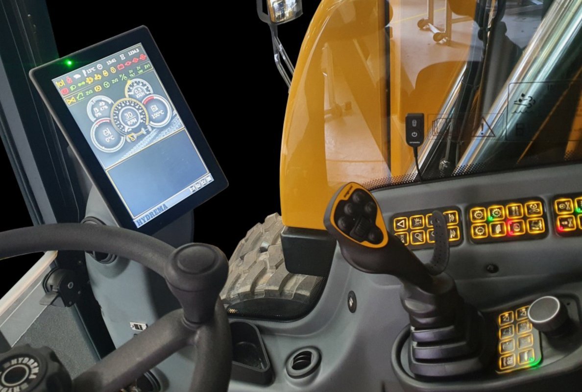 Das neue 10 Zoll – Display wertet den Innenraum der MX-Reihe durch ...