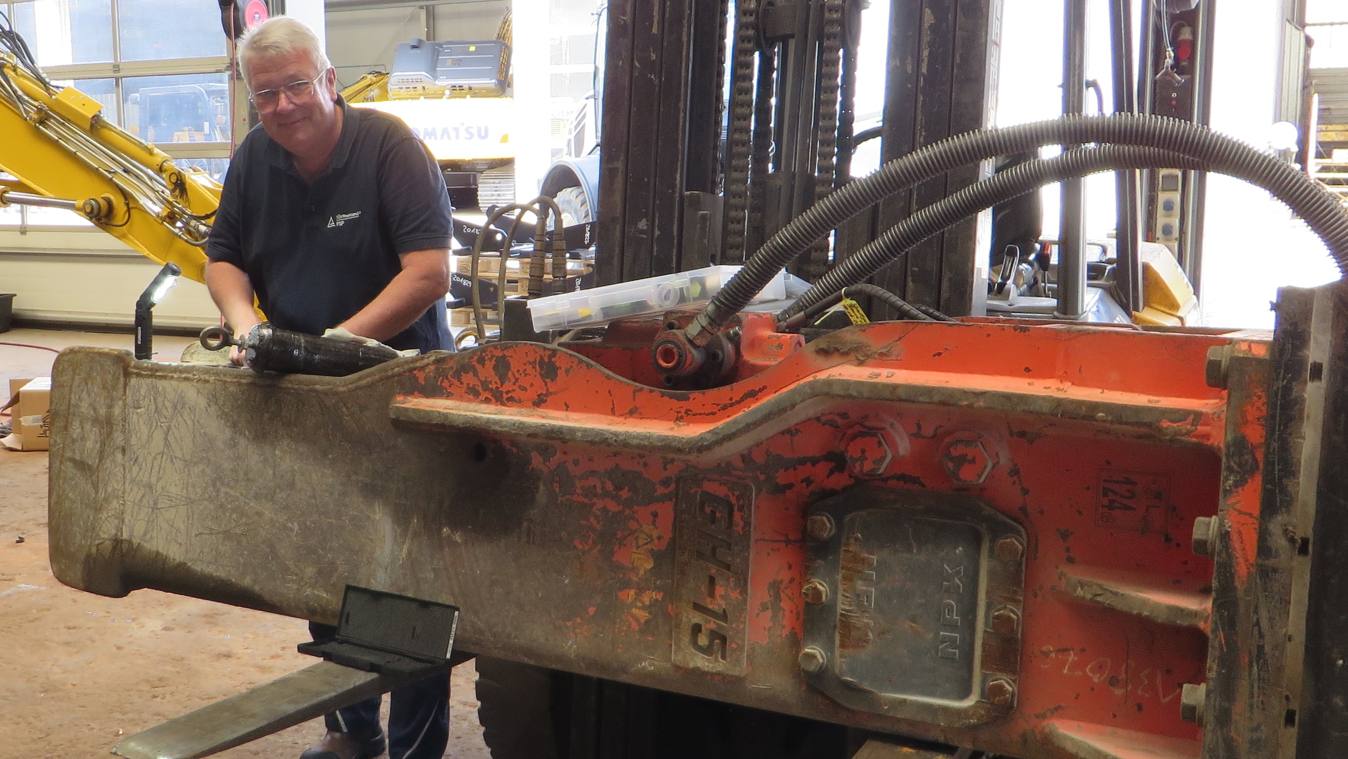 Schweres Gerät, schwerer Schaden | LECTURA Press