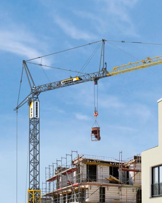 Der Liebherr-Schnelleinsatzkran 53 K auf der NordBau 2014 | LECTURA Press