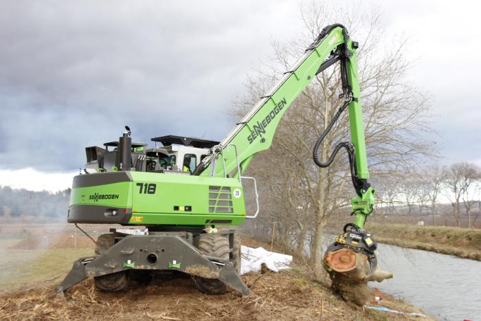 Specialists in tough felling work: SENNEBOGEN excavators at work at ...