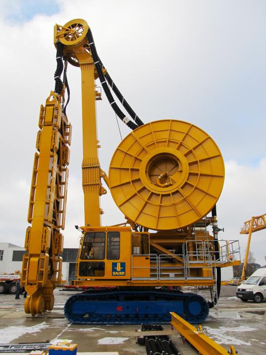 Compact and quiet: New CBC 40 Silent Cutter of Bauer Maschinen ...