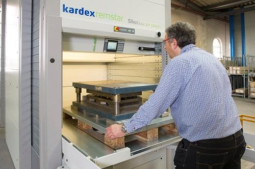 The “pallet-to-person” principle - Kardex Remstar is redefining pallet ...