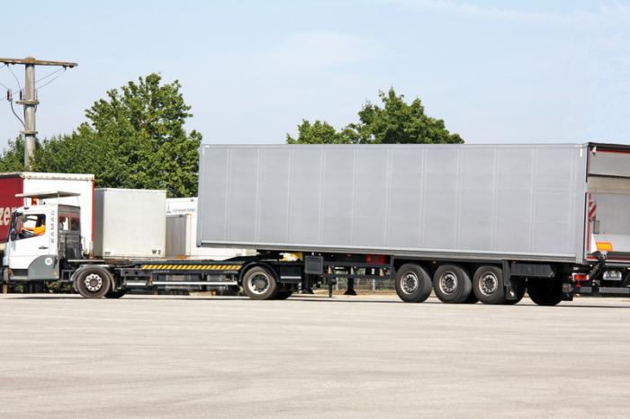 TII Group präsentiert mit dem KAMAG Wiesel Lösungen für Logistikhöfe ...