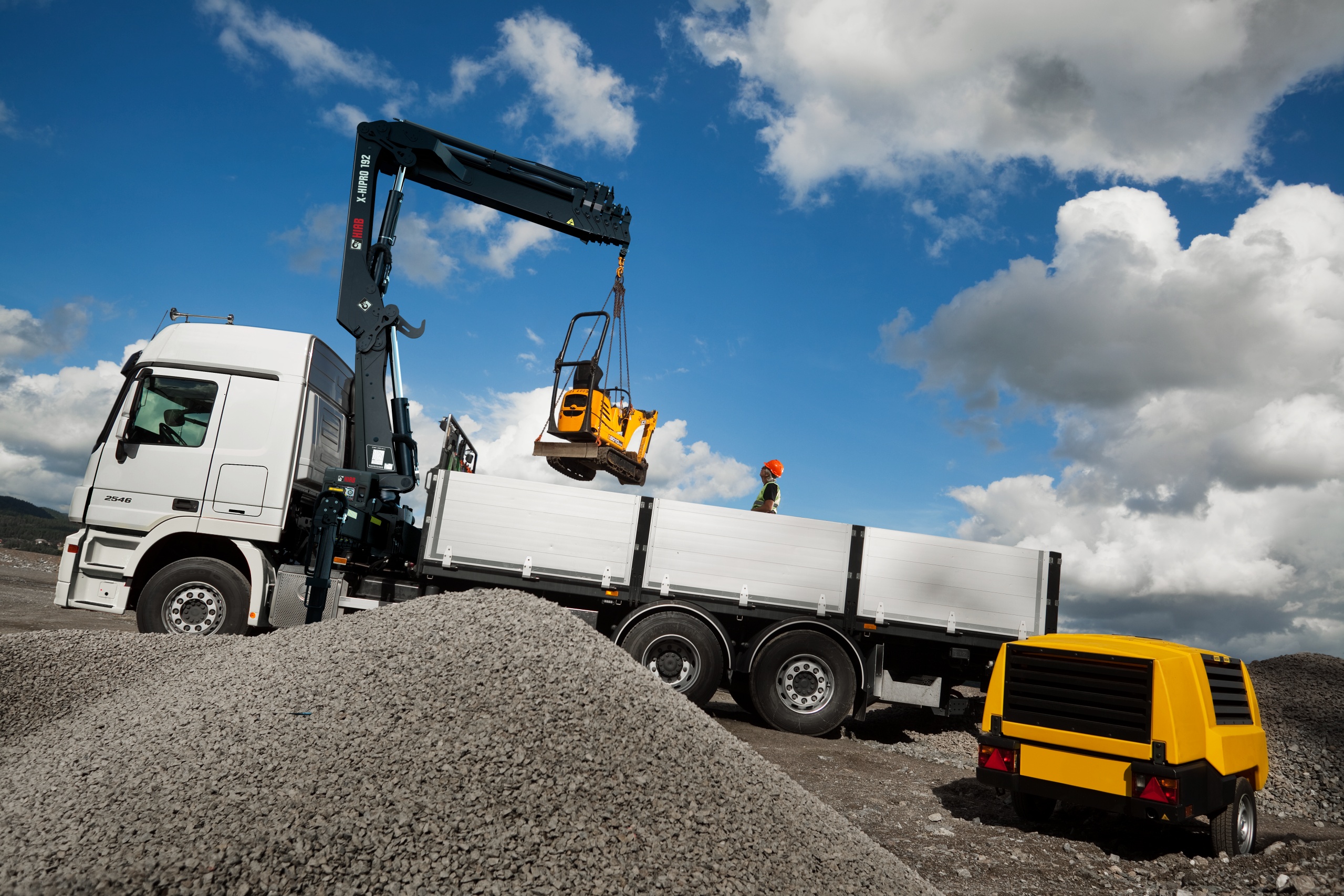 Hiab receives an order for 14 mid-range loader cranes from France ...