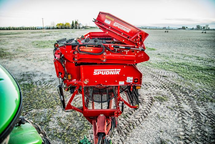 Spudnik Crop Cart: Multi-Use, Multi-Crop transloading Cart | LECTURA Press
