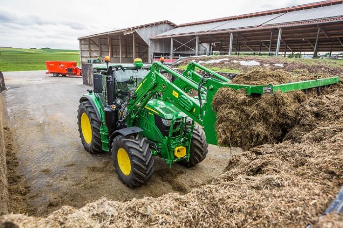 New generation R Series front loaders from John Deere | LECTURA Press