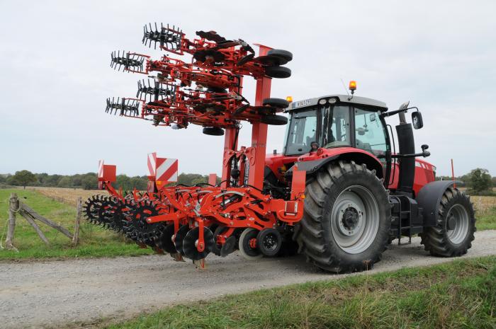 STRIGER 100 series: Strip-till tool - Models 300 / 400R / 600 R ...