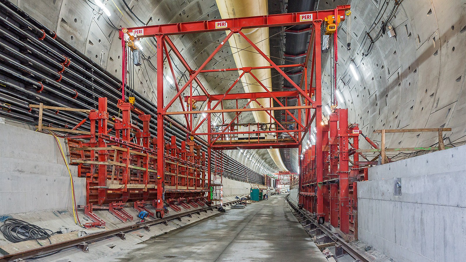 PERI Formwork Carriage follows the world´s largest tunnel boring machine | LECTURA Press